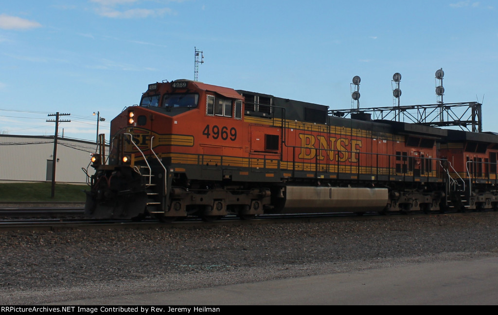 BNSF 4969 (1)